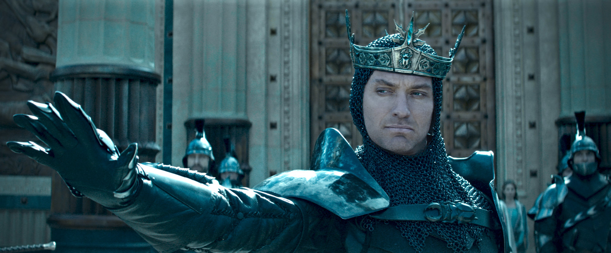 King Arthur: Legend of the Sword – The Steel Frog Blog